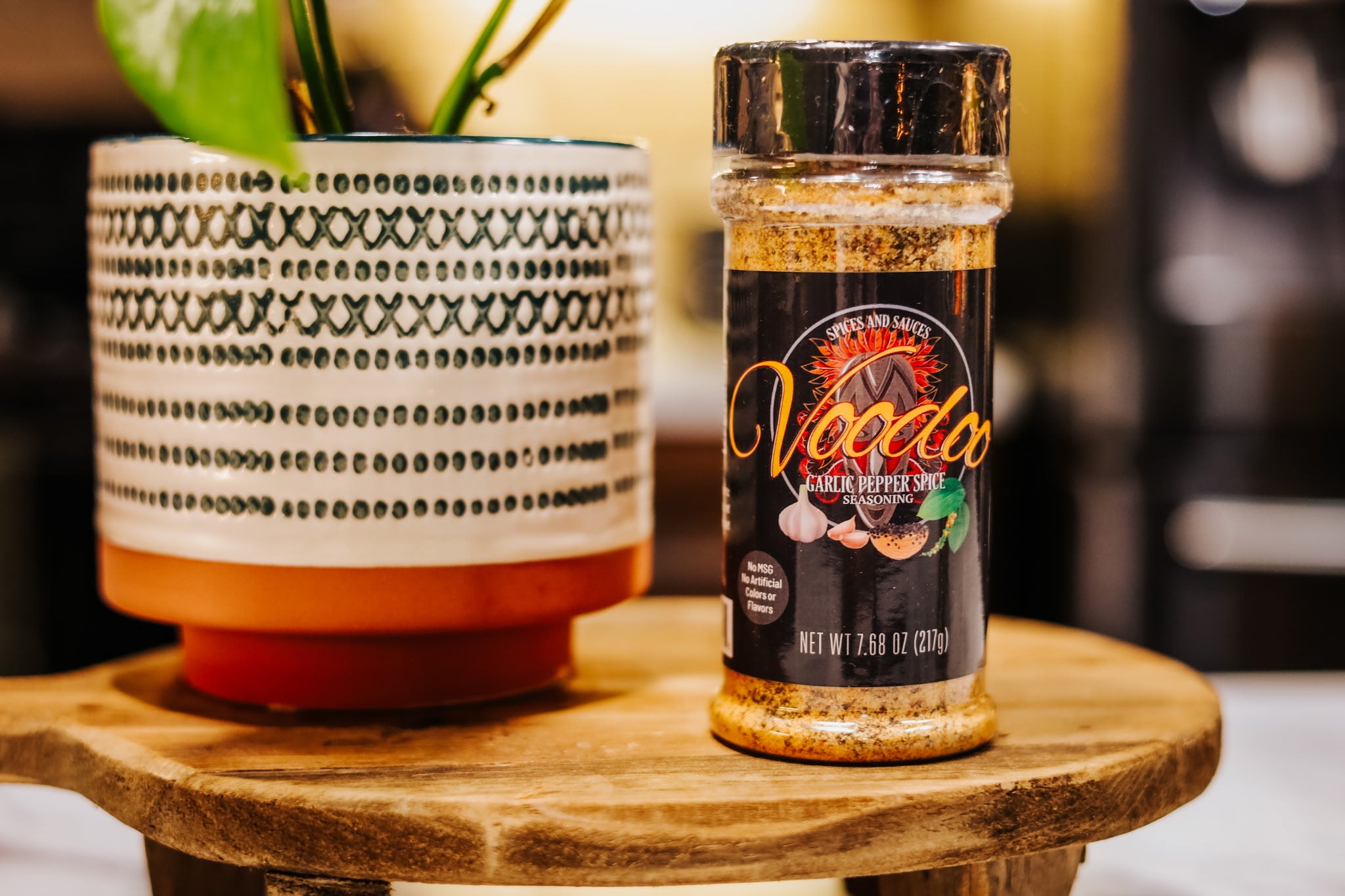 Voodoo Garlic Pepper Spice – 8 oz Bottle – Voodoo Signature Spices & Sauces